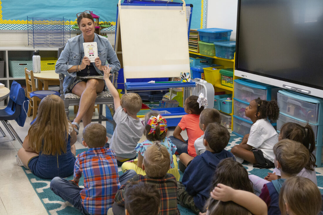 School days begin | News, Sports, Jobs - Daily Press